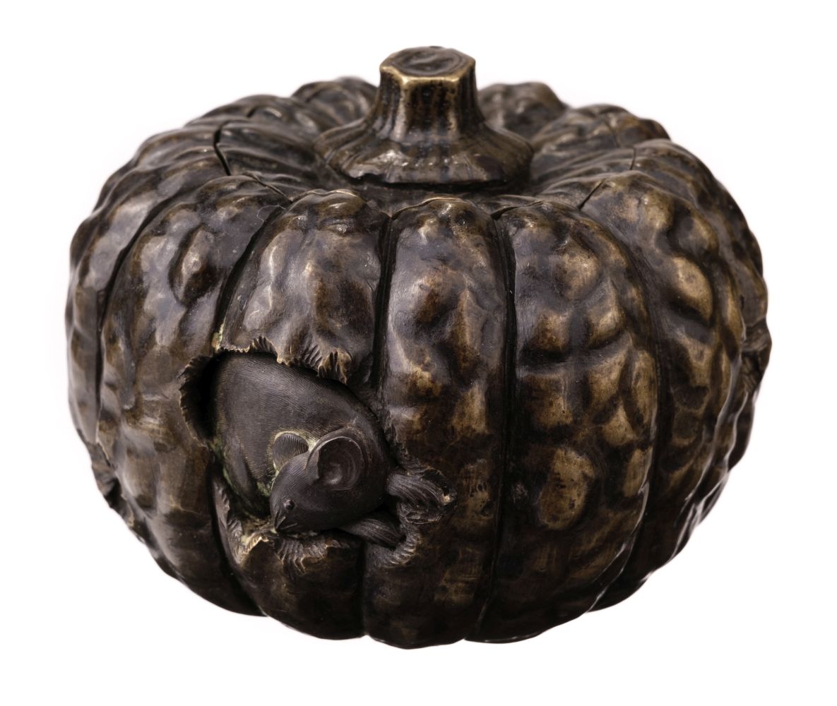 Lot 87 - Inkwell. Japanese bronze Inku Tsubo (inkwell),