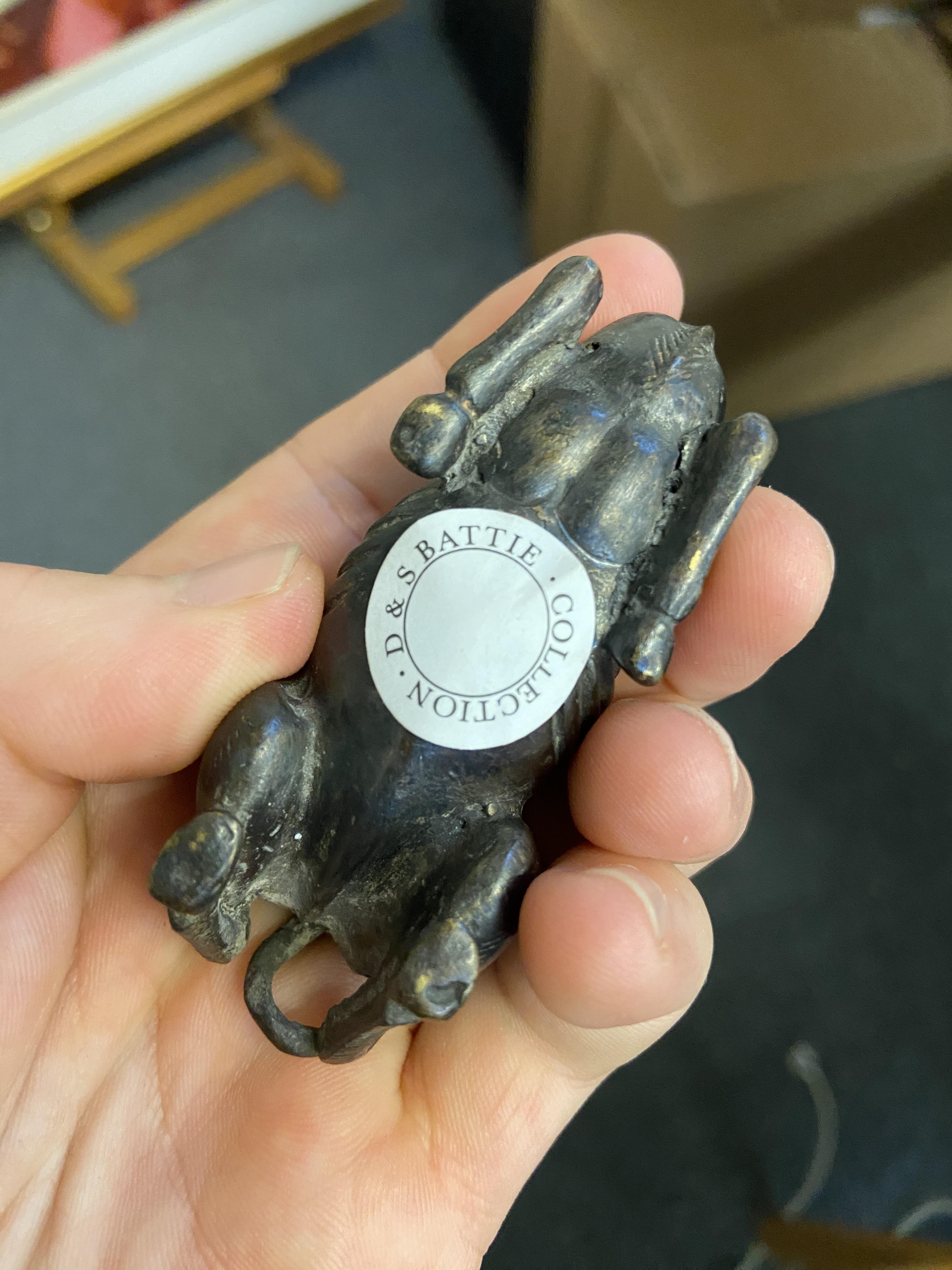 Lot 108 - Paperweight. Chinese bronze paperweight,