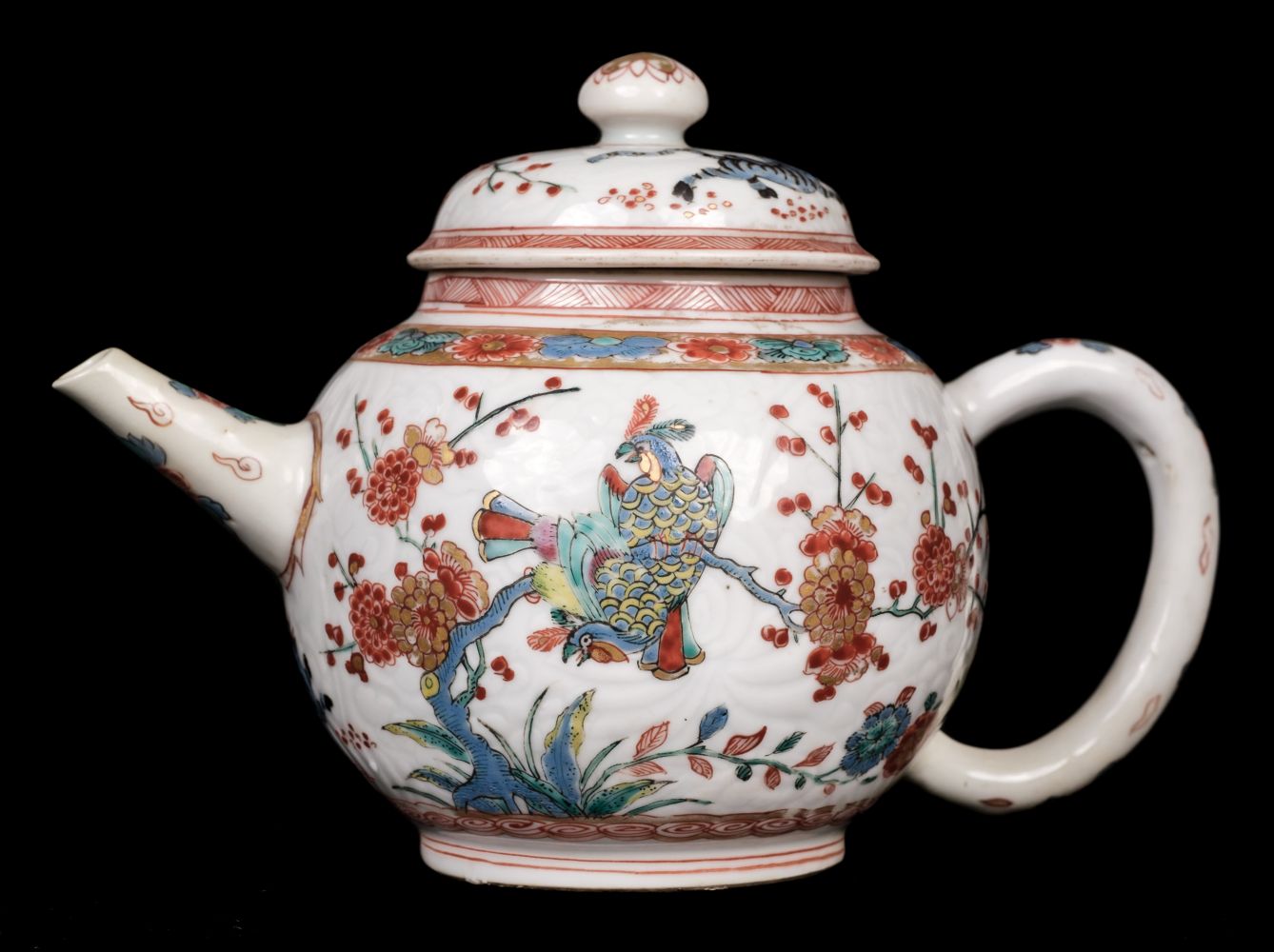 Lot 56 - Teapot. 18th century polychrome porcelain