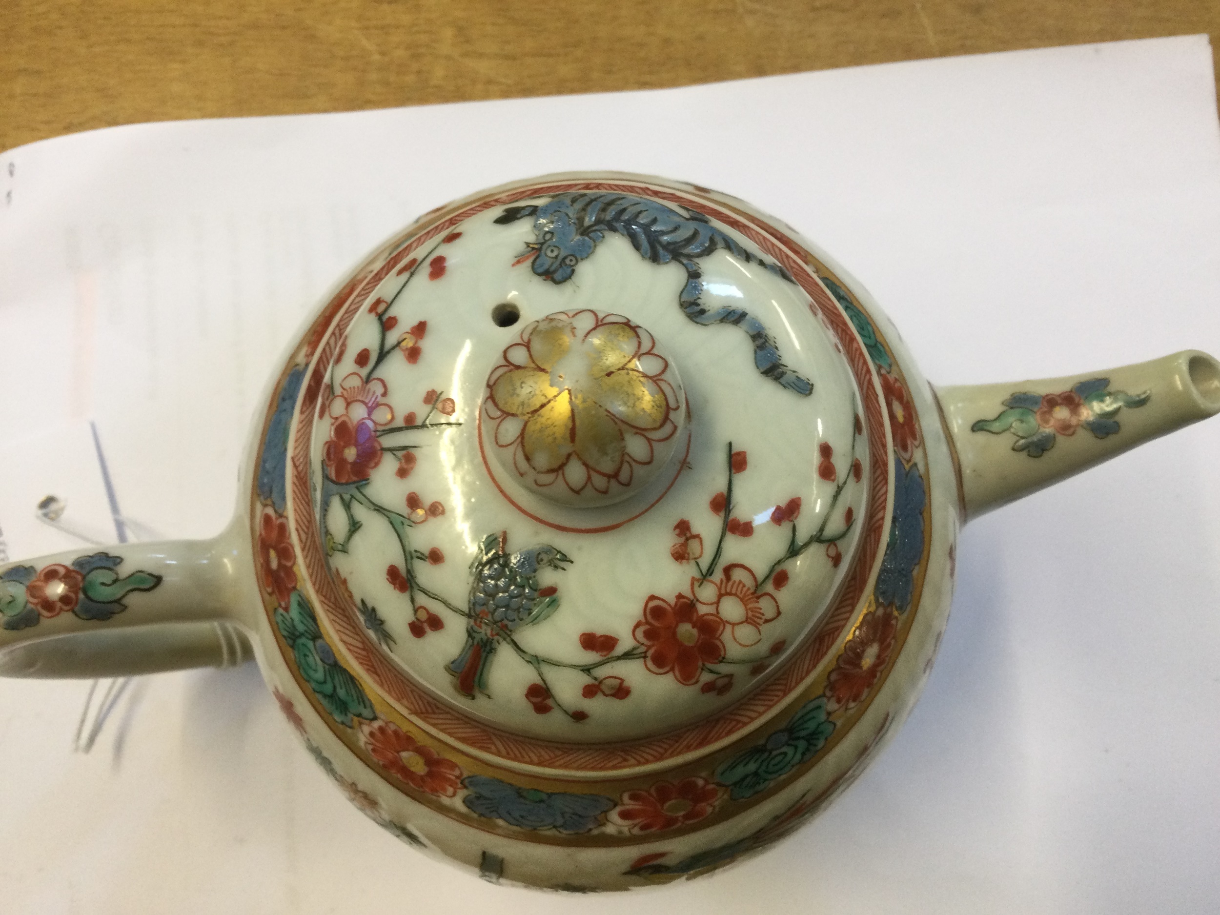 Lot 56 - Teapot. 18th century polychrome porcelain