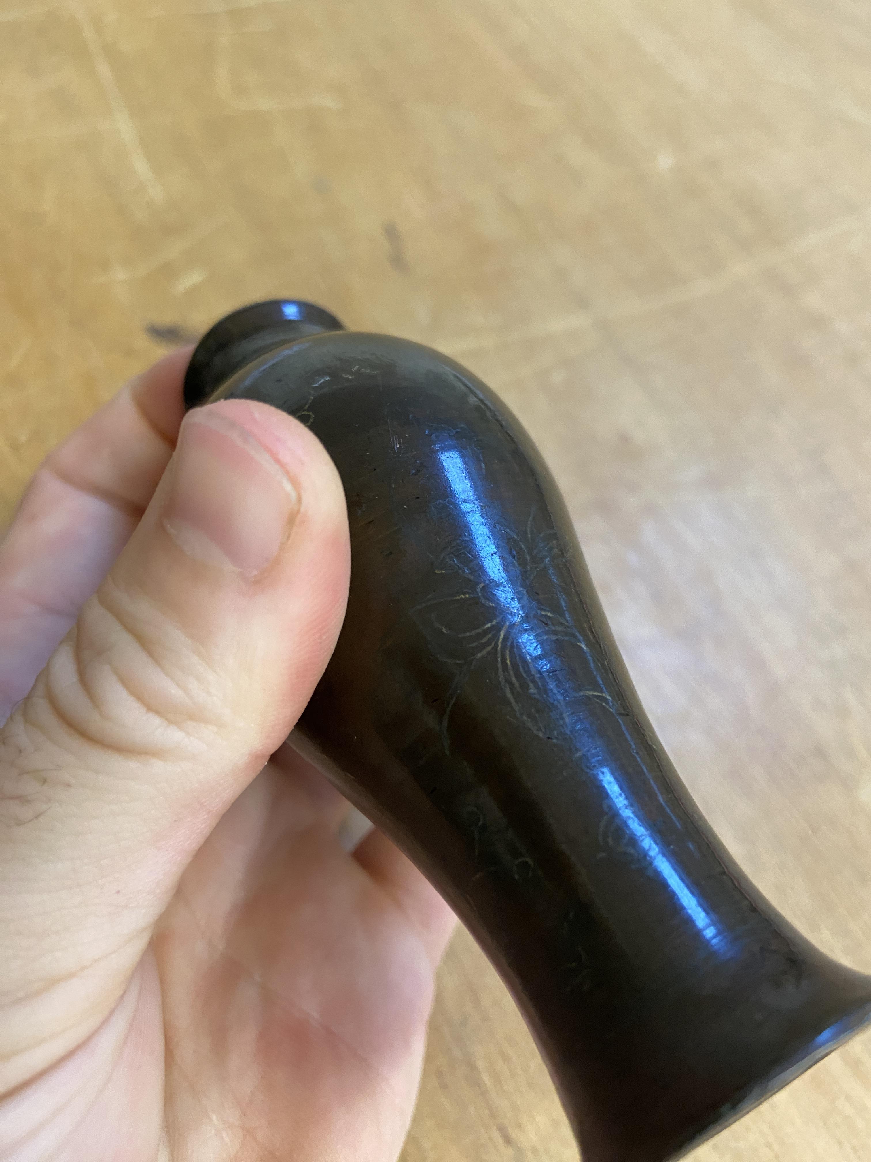 Lot 70 - Vase. Fine Chinese miniature bronze vase for