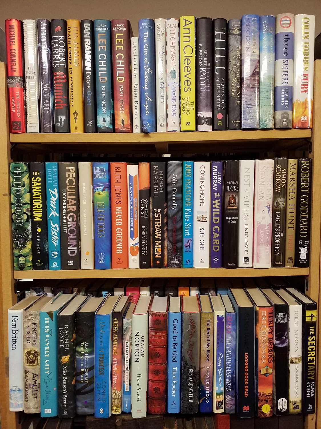 Lot 395 - Signed Modern Fiction. A collection of
