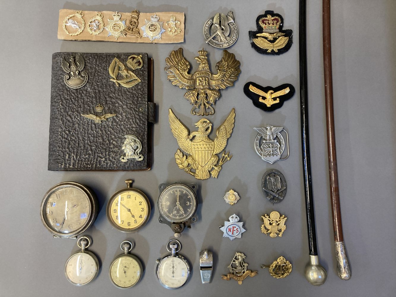 Lot 128 - Military Badges. A mixed collection of