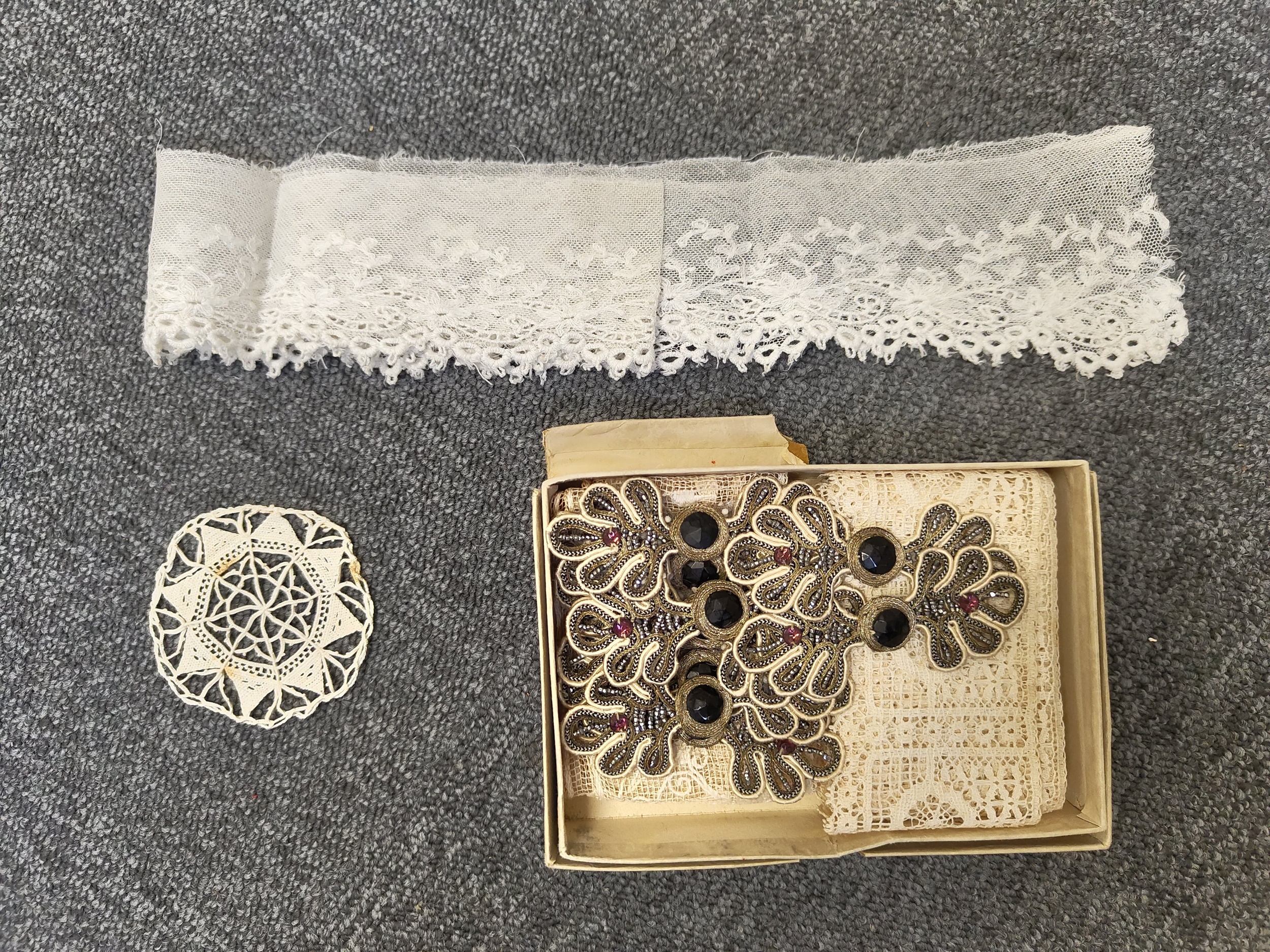 Lot 755 - Lace. A collection of lace items, some
