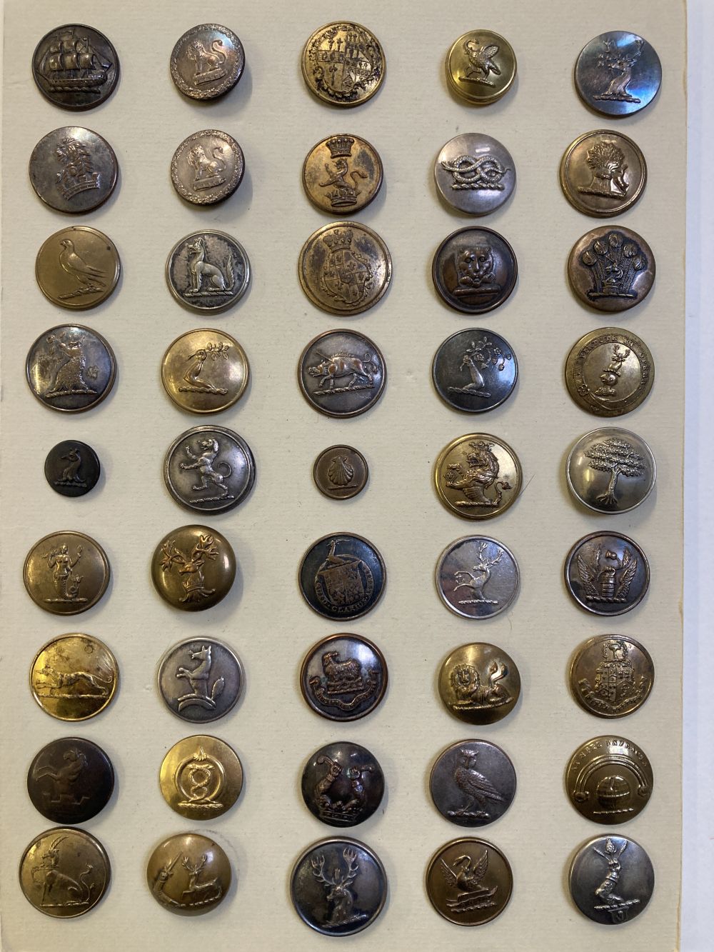 Lot 662 - Livery Buttons. A collection of 225 livery