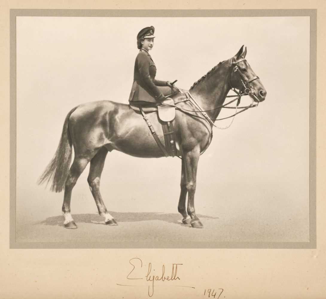 Lot 378 - Elizabeth II (1926-2022). Photograph Signed,