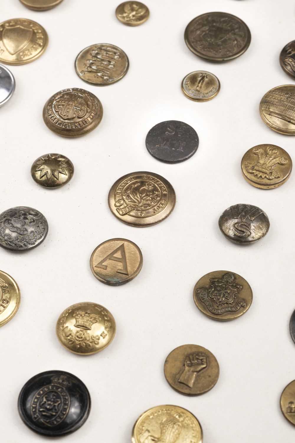 Lot 675 - Society, Corporation & Transport Buttons. A