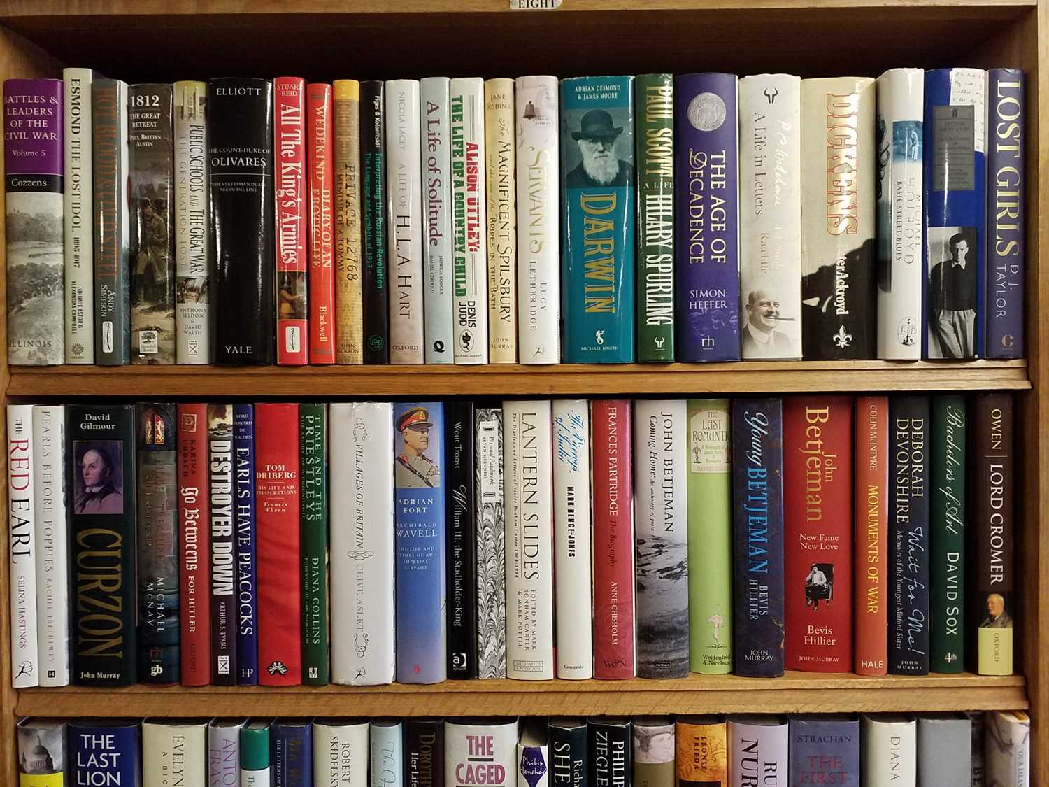 Lot 475 - Literature. A large collection of modern