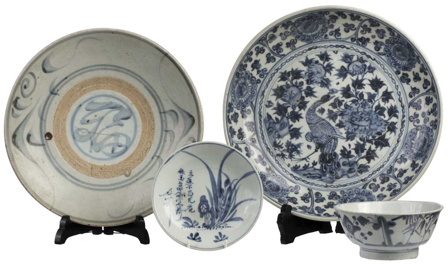 Lot 570 - Canton Ware. A Chinese porcelain dish, 19th