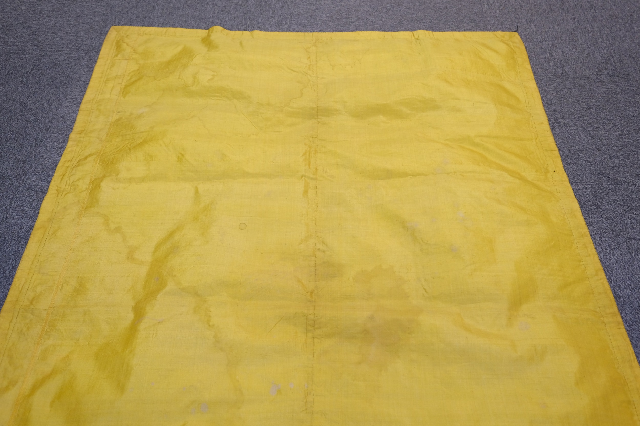 Lot 466 - Bizarre Silk. A large panel of bizarre silk,