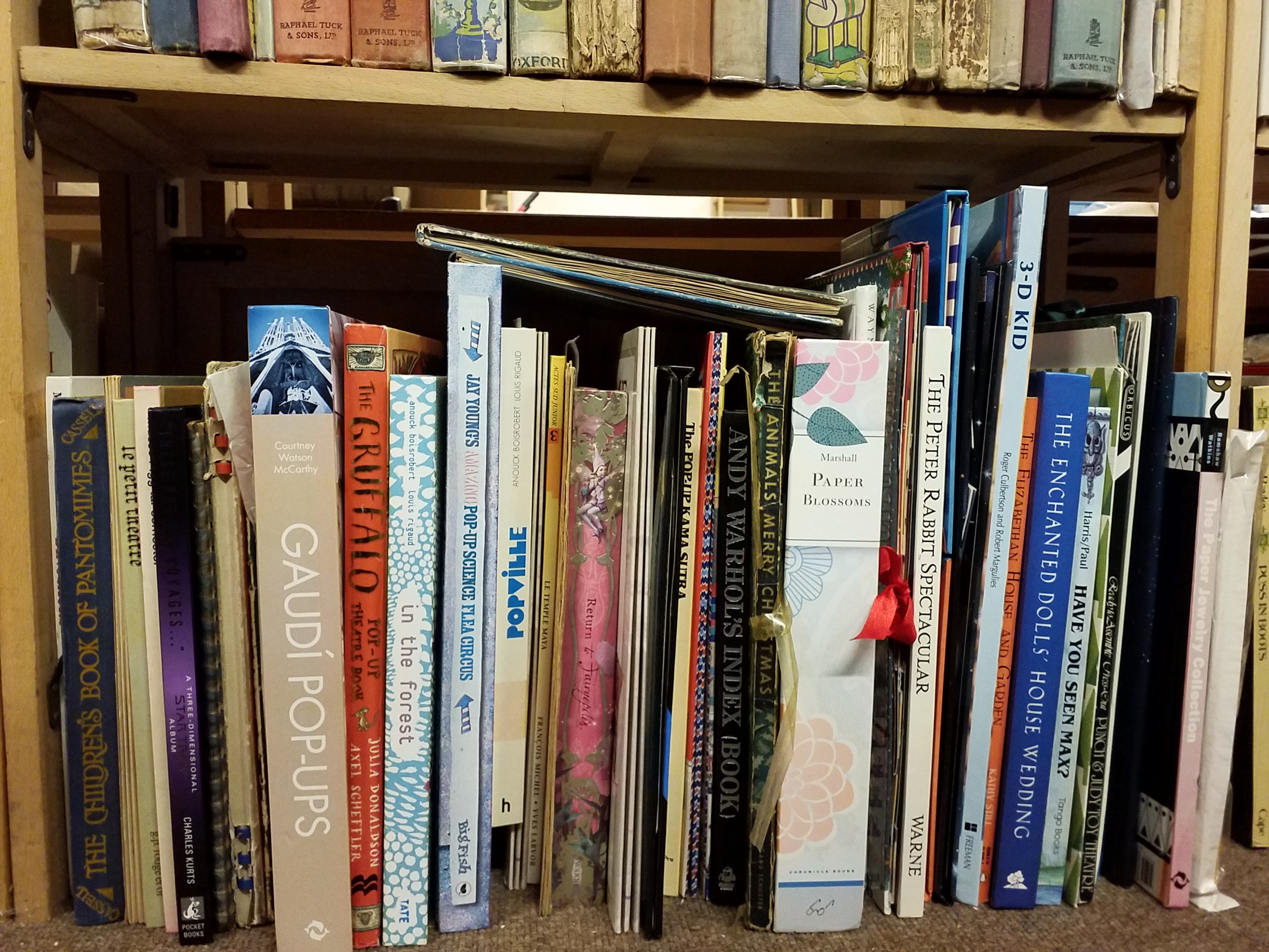 Lot 413 - Pop-Up Books. A large collection of 20th