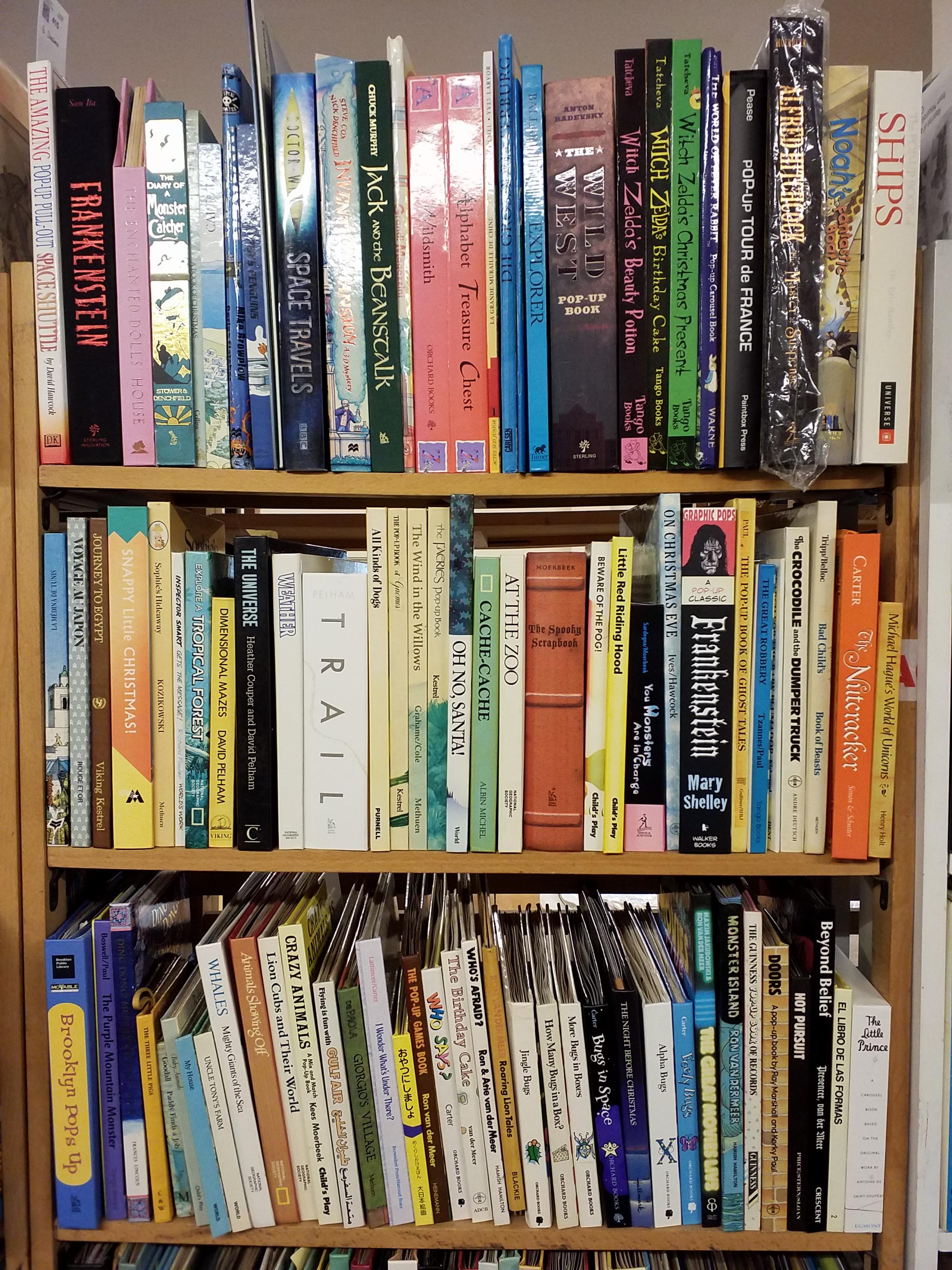 Lot 415 - Pop-Up Books. A large collection of modern