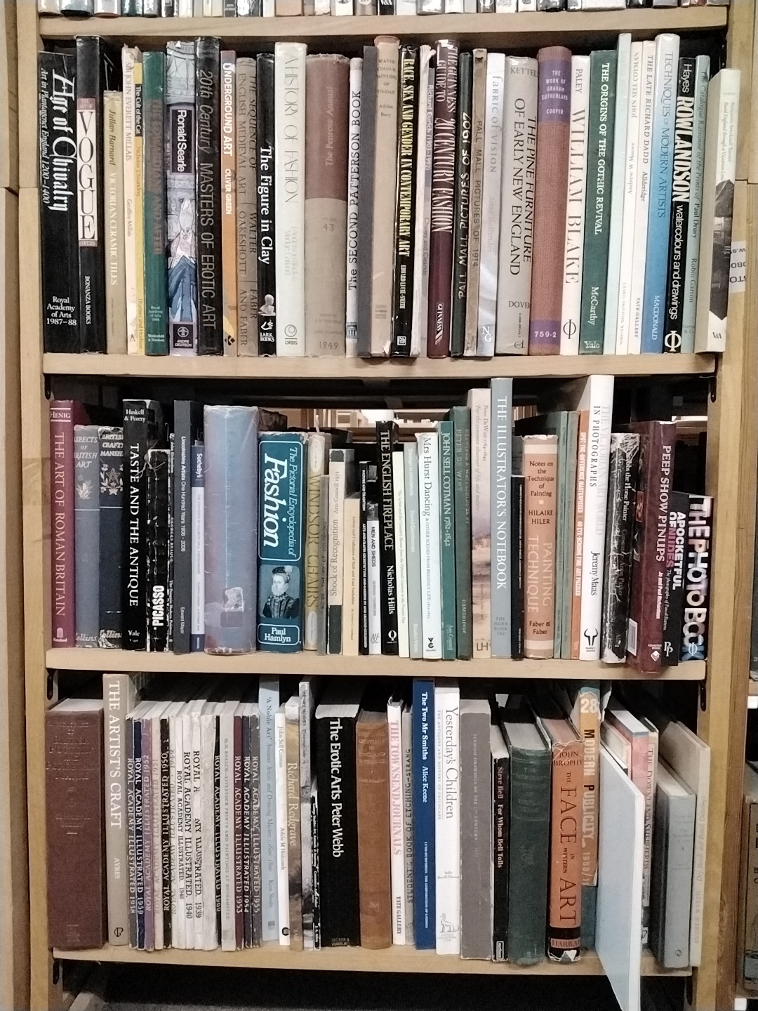 Lot 481 - Art. A large collection of art reference