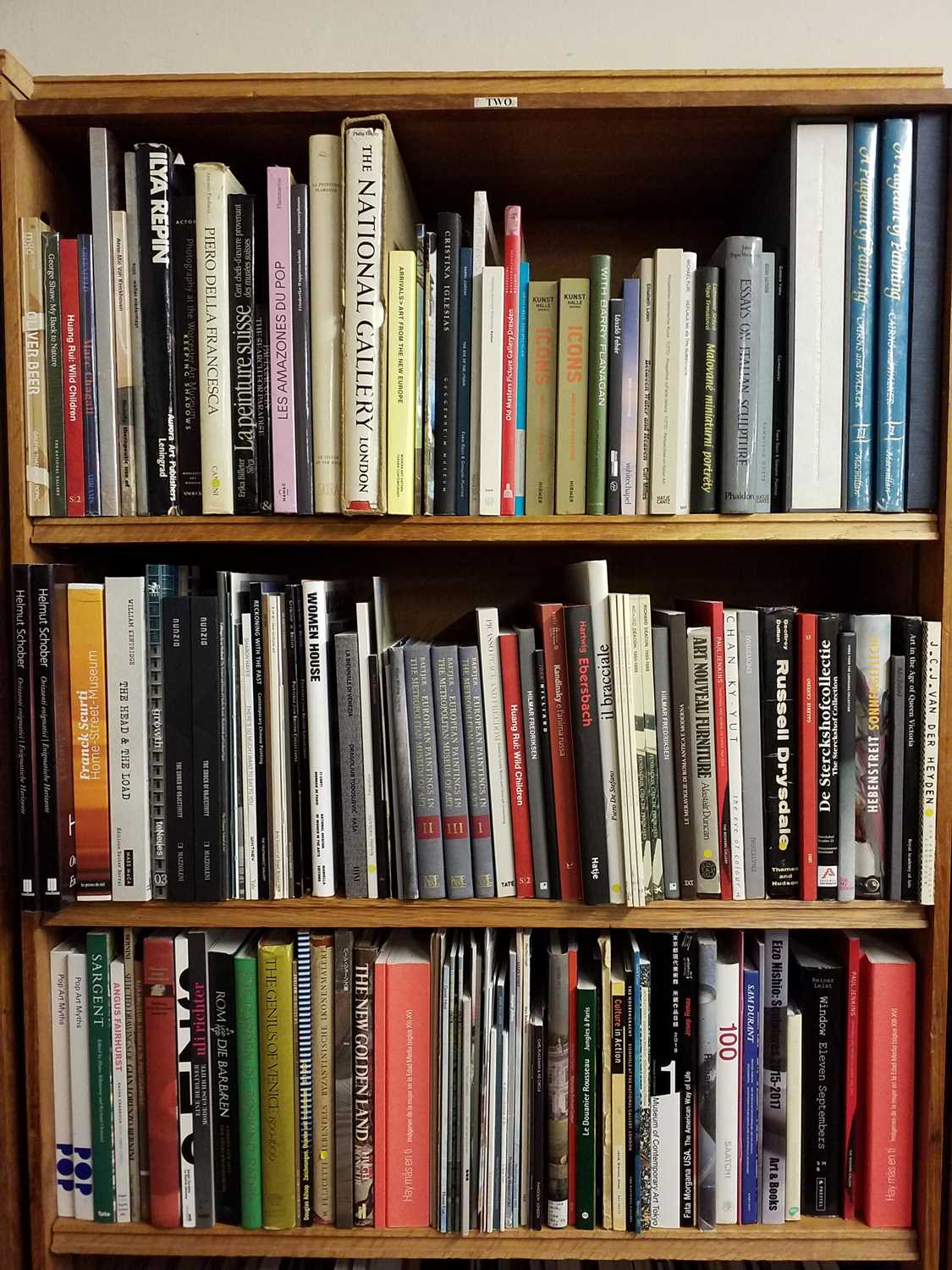 Lot 264 - Art reference. A Large collection of modern