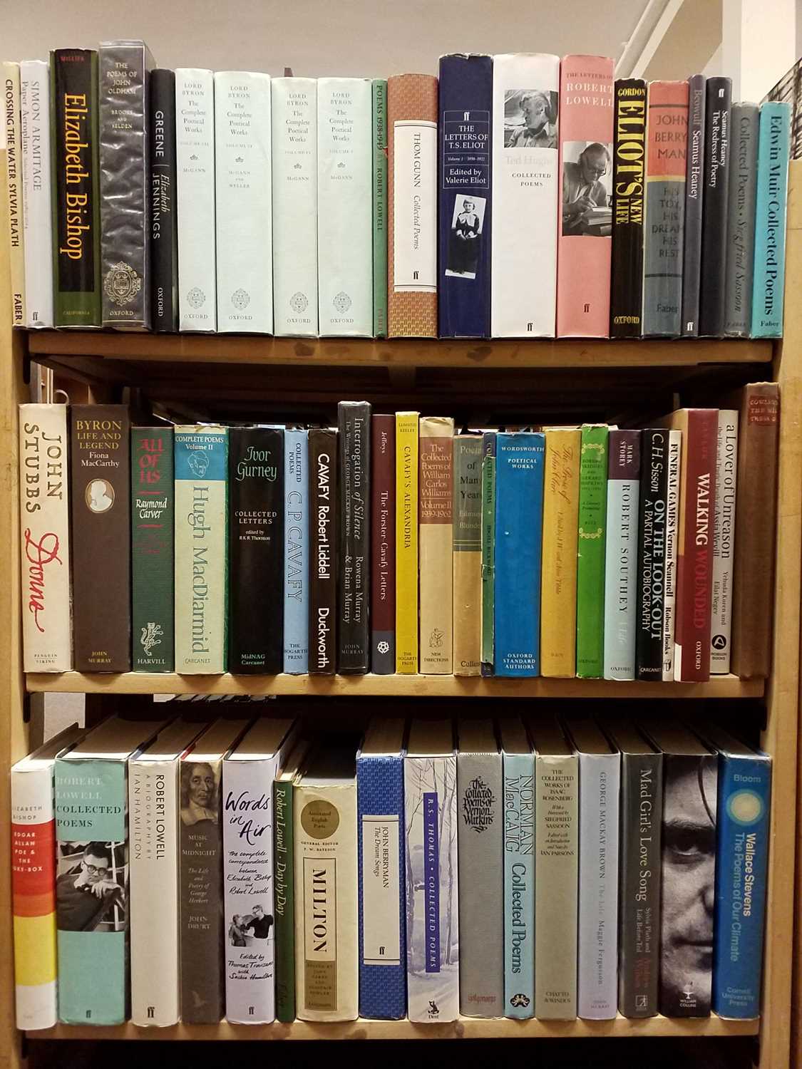 Lot 284 - Poetry. A large collection of modern poetry
