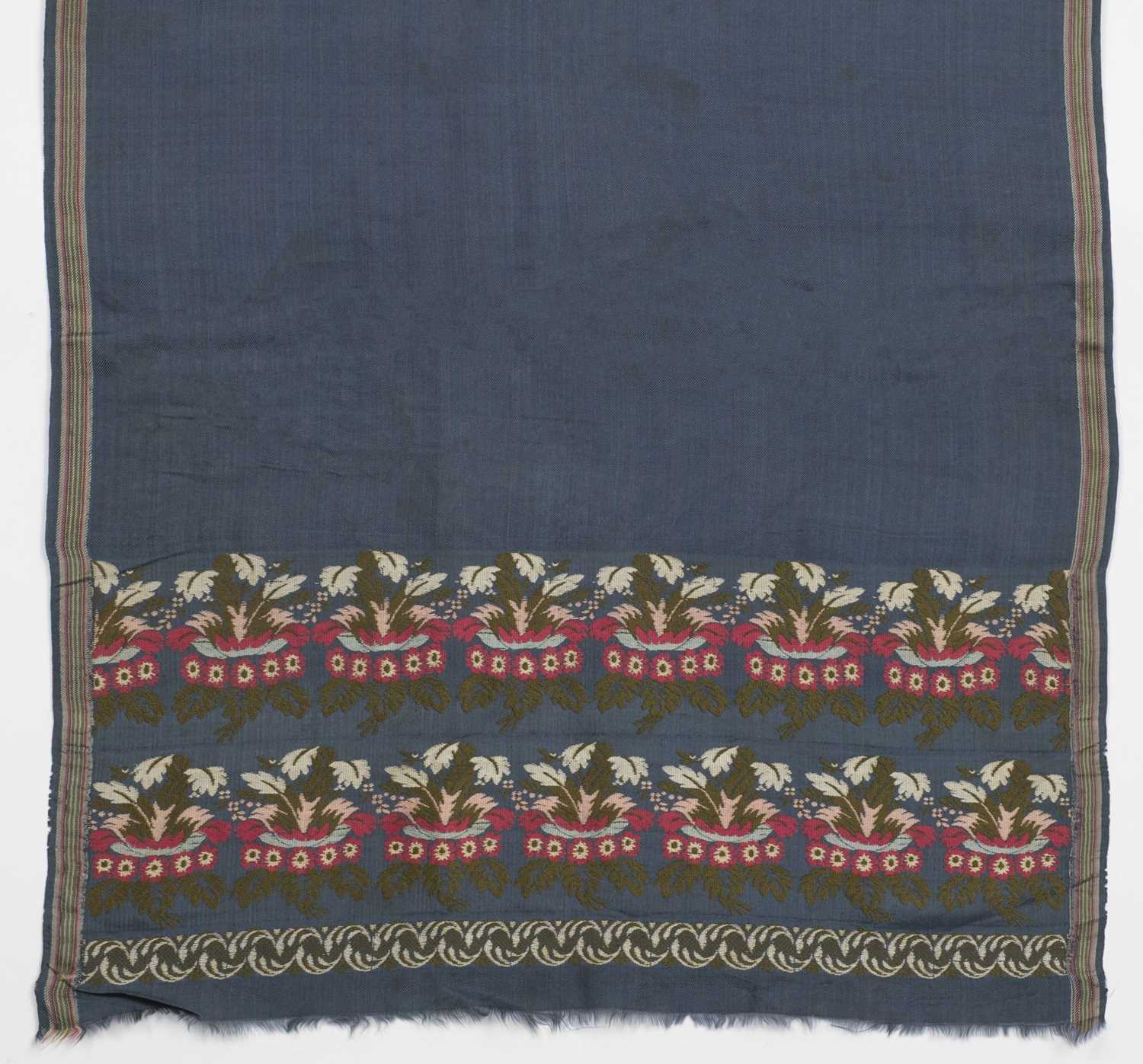 Lot 589 - Shawl. A Spitalfields silk stole, circa 1810-