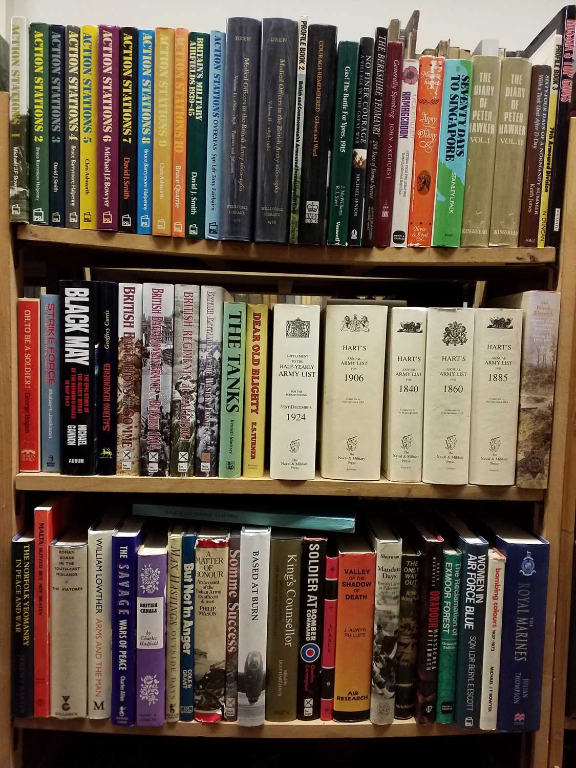 Lot 356 - Military. A large collection of modern