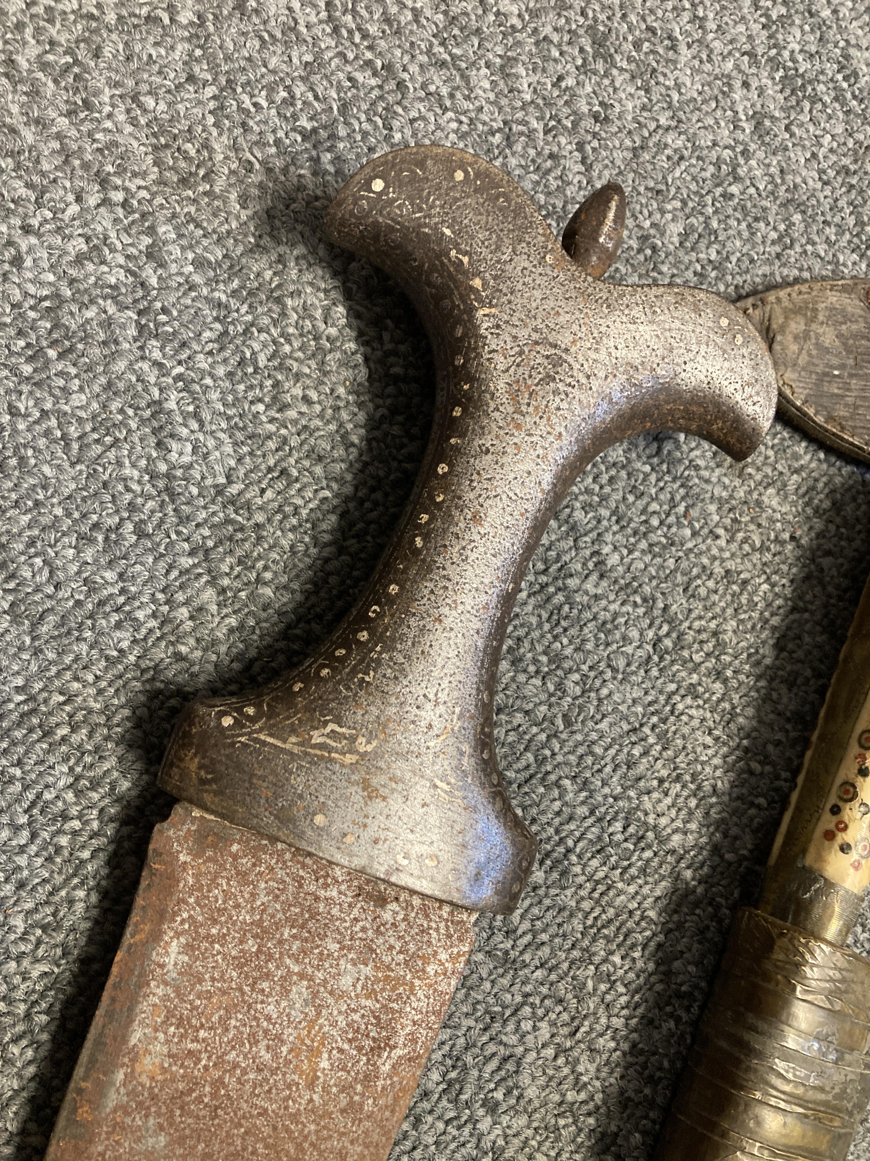 Lot 175 - Daggers. A Japanese tanto probably Edo