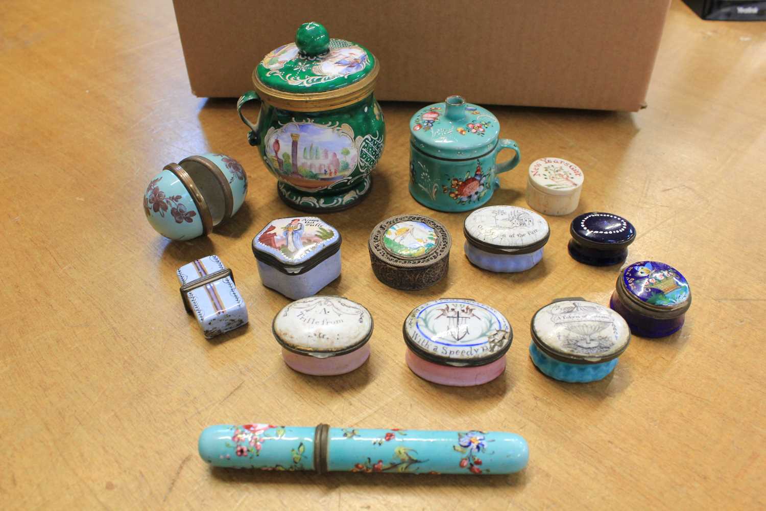 Lot 561 - Enamel boxes. Various 18th century Bilston