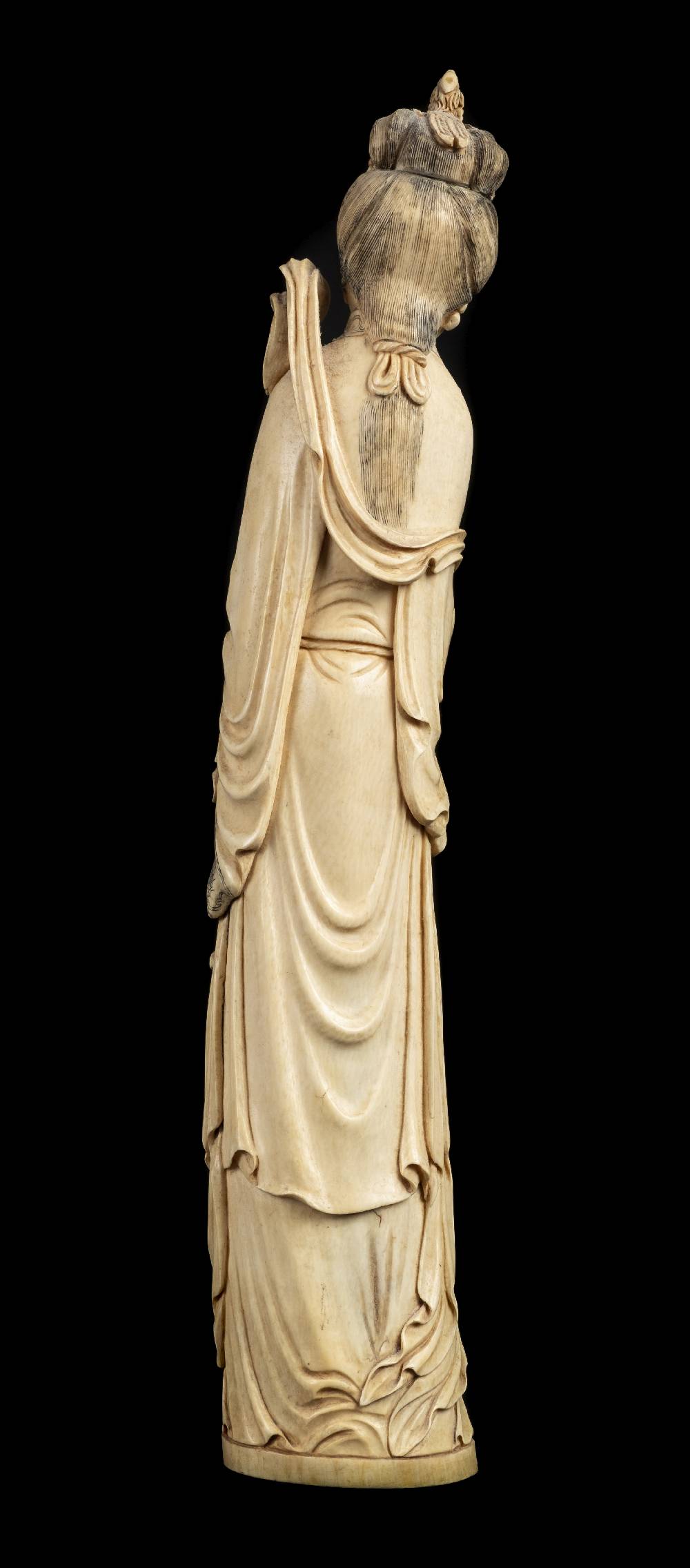 Lot 321 - Ivory Figure.